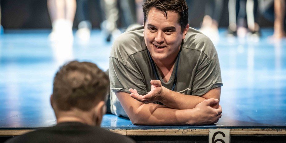 Tell Us In 10: Craig Gallivan from Disney's Frozen | Official London ...